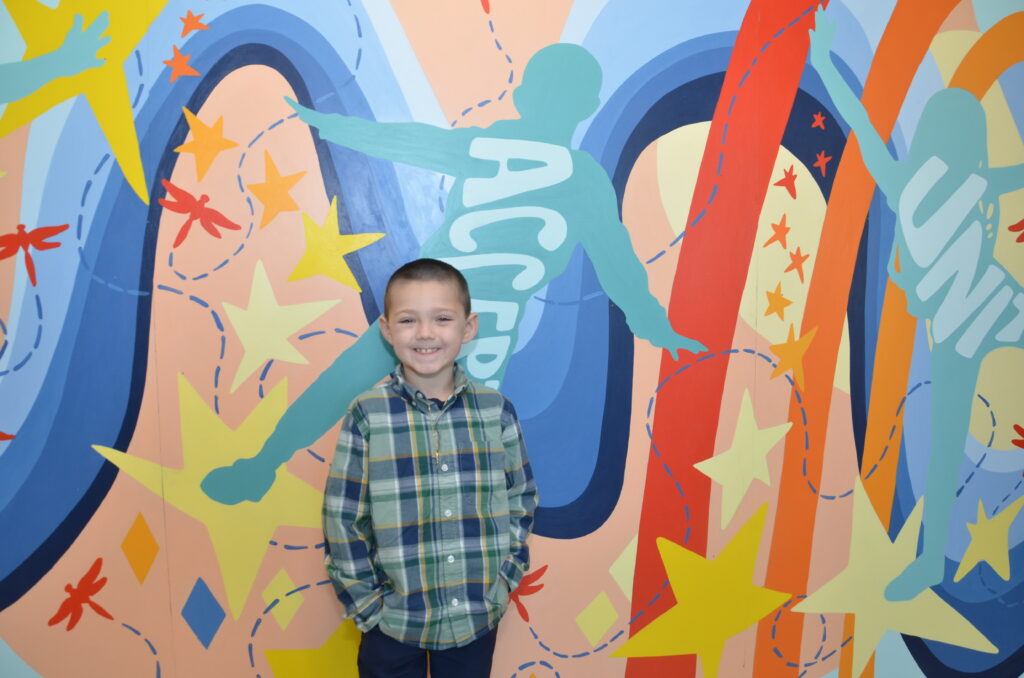 Cambrian College artists create new mural at Northeastern Elementary ...