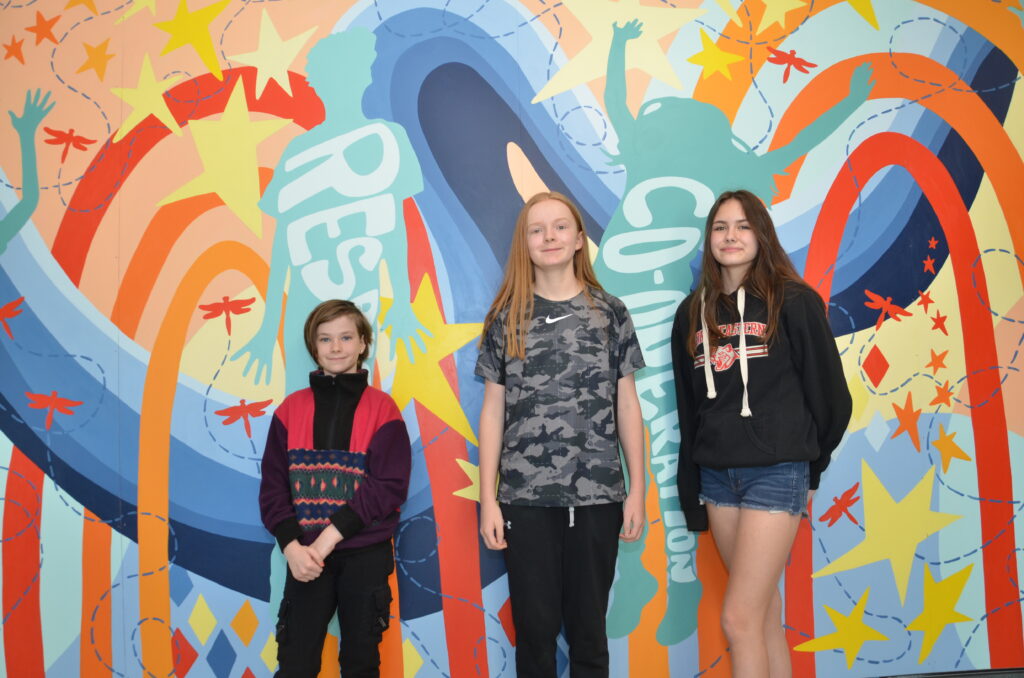 Cambrian College artists create new mural at Northeastern Elementary ...