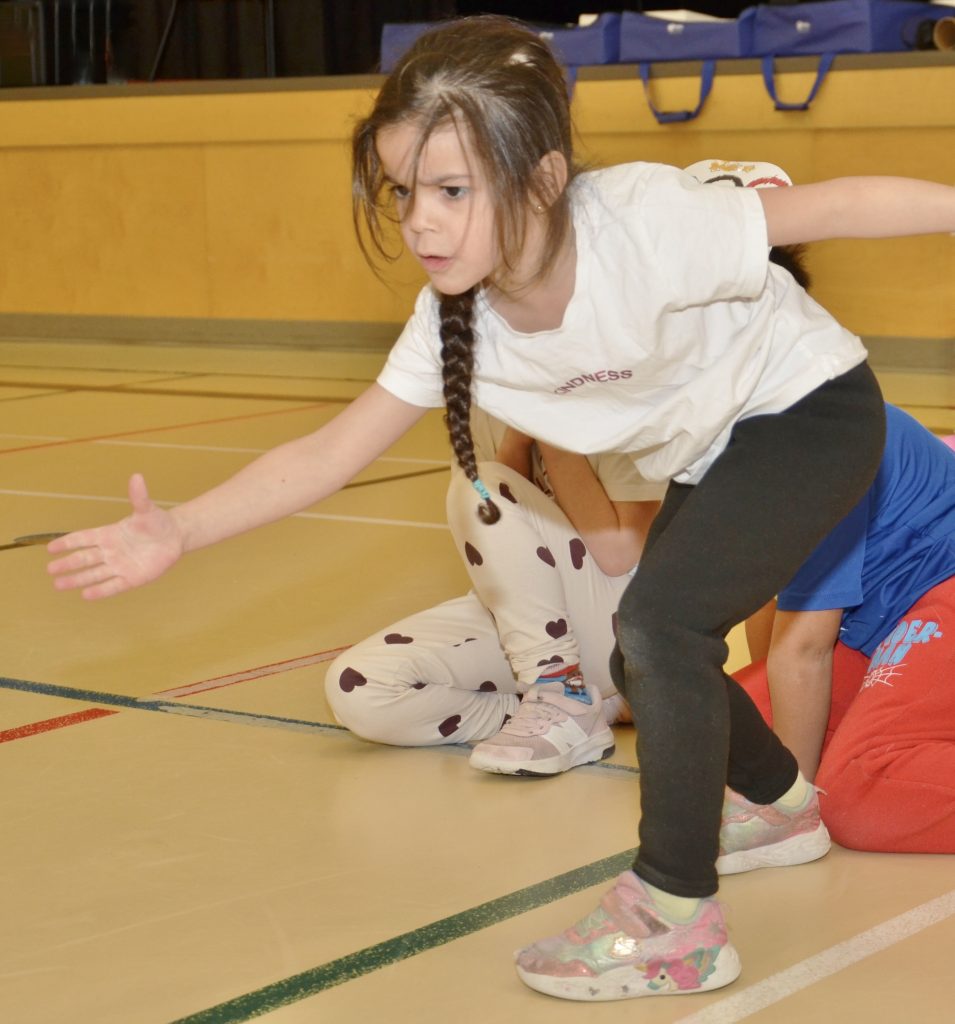 Hurry Hard: World Champion curler Tracy Fleury visits MacLeod Public ...